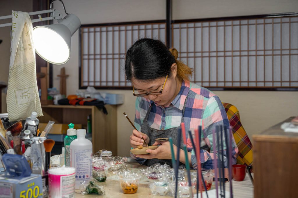 蒔絵師・島田怜奈 – Digital Wajima